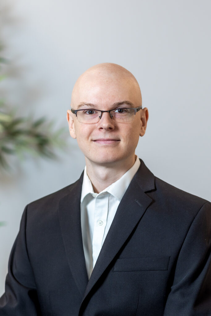 About Us - ComerNowling